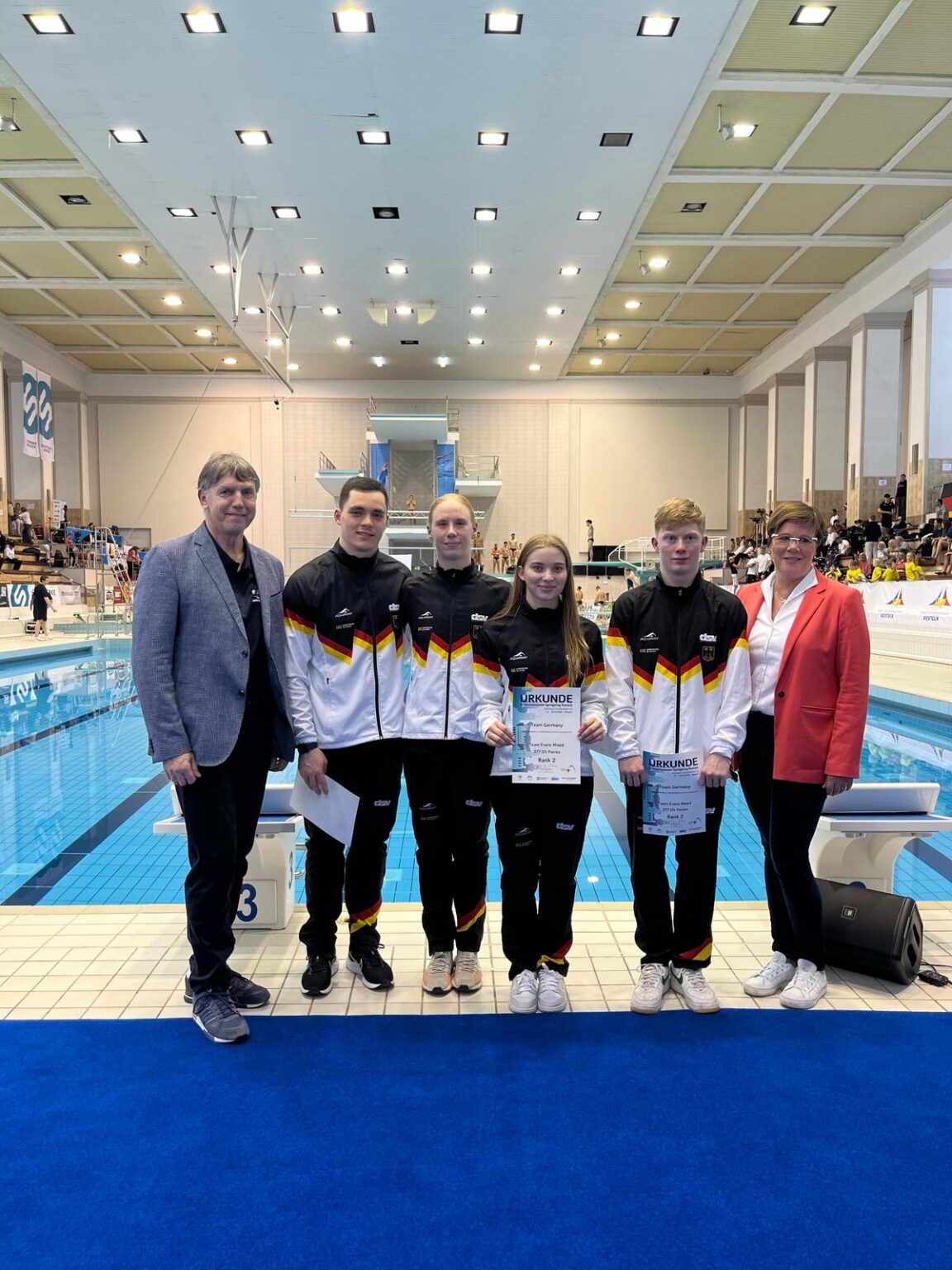 Gold und Silber! Pauline Pfeif räumt beim Springertag in Rostock ab ...
