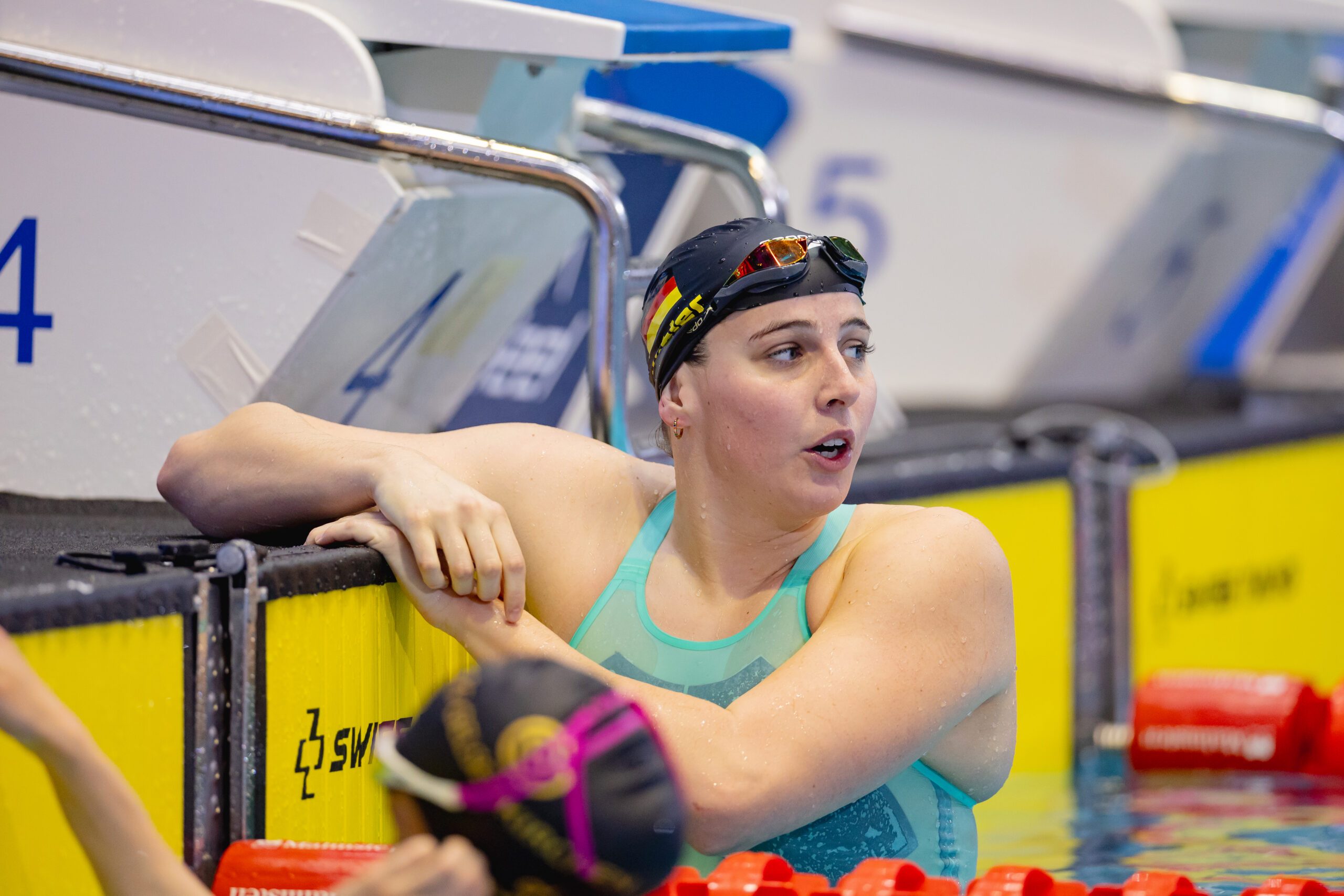 Angelina Köhler fliegt mit Topzeit zum fünften Titel in Folge - Swim+More