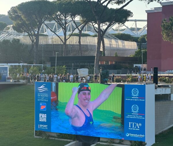 Angelina Köhler gewinnt in Rom mit deutschem Rekord - Swim+More